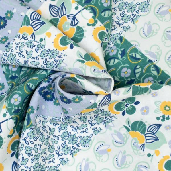Viskosestoff Patchwork Blumenmuster grün | Stoffe Werning